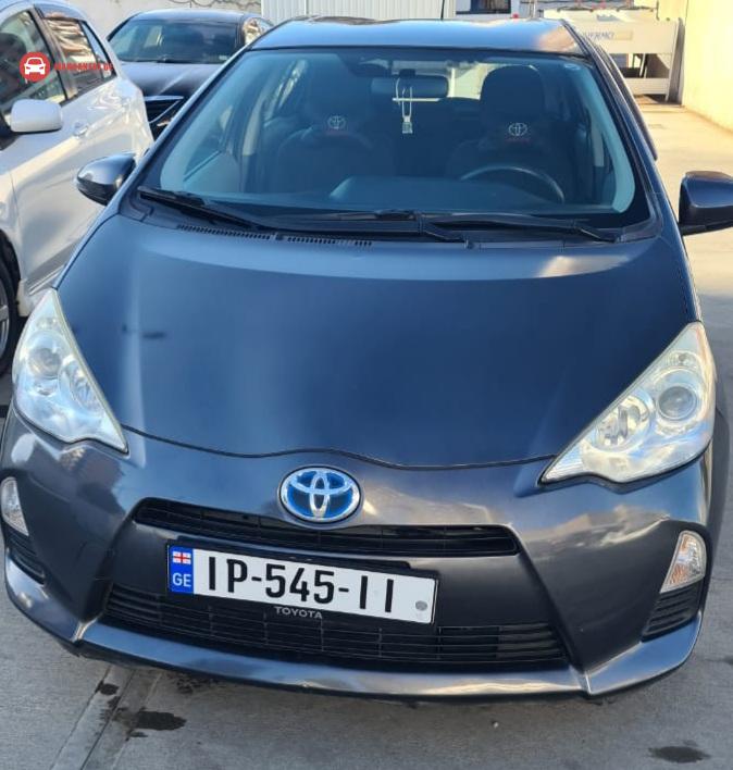 Qiravdeba Toyota prius C/მანქანის ქირაობა/მანქანების გაქირავება, თბილისი,